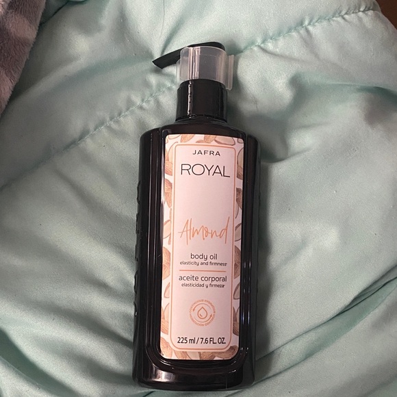JAFRA | Bath & Body | Jafra Royal Almond Body Oil In Black Bottle ...